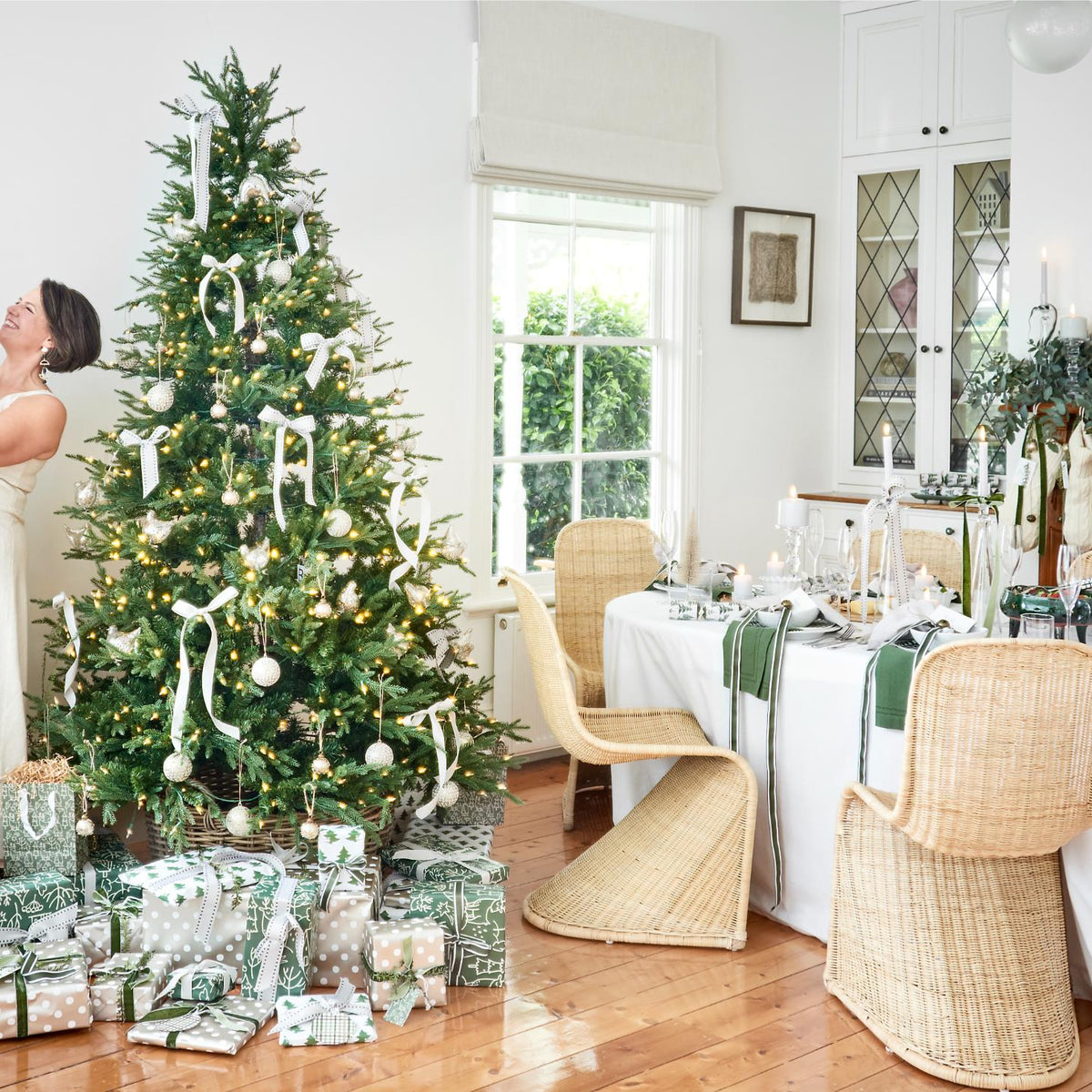 Survival Guide: How To Host An Unforgettable Holiday Party – LUXMII