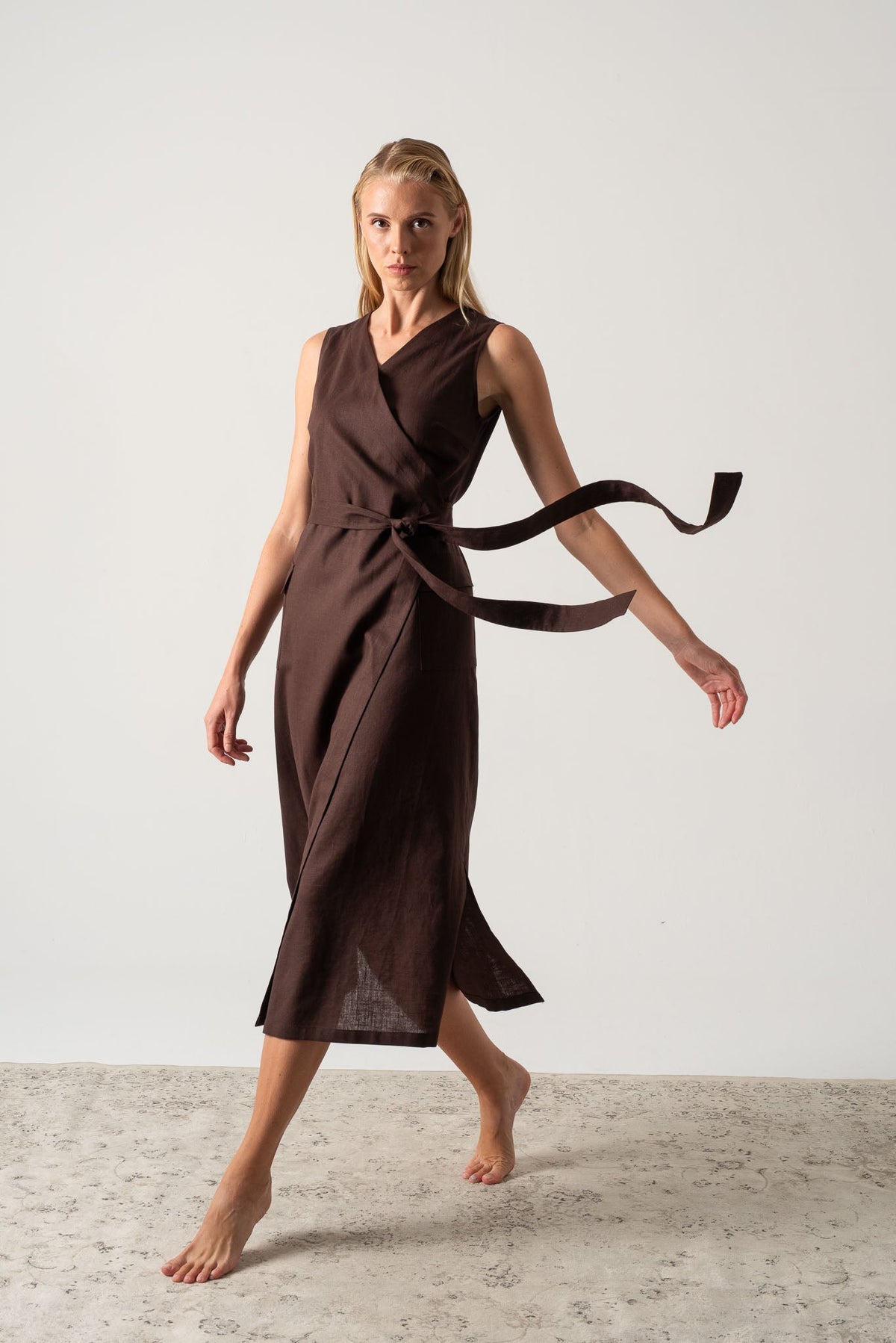 Zulu Linen Wrap Dress in Navy - LUXMII